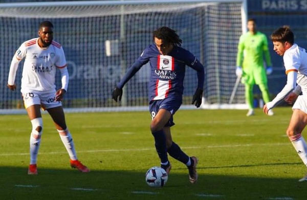 Em trai của Mbappe ra mắt đội một PSG ở tuổi 15