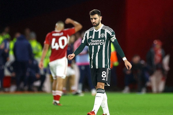 Messi khiến fan thót tim với ' trò đùa không vui'