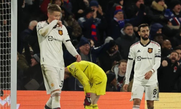 Em trai Mbappe được tập luyện cùng đội một PSG